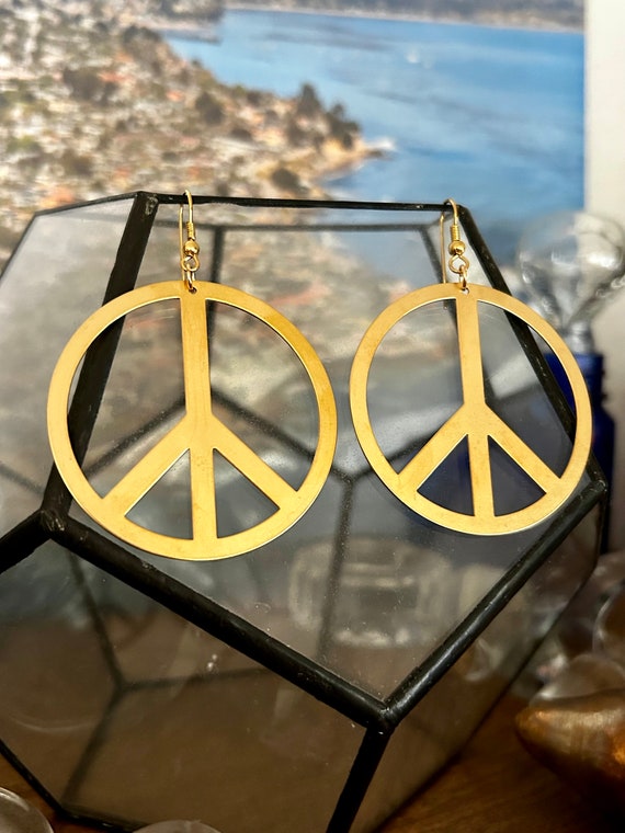 Vintage Gold Tone Peace Sign Earrings: 1990s Statemen… - Gem