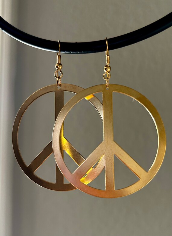 Vintage Gold Tone Peace Sign Earrings: 1990s Statemen… - Gem
