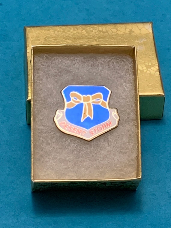 vintage desert storm pin - Gem