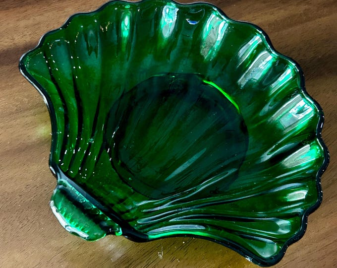 Vintage Emerald Green Clam Shell or Fan Shaped Candy Dish - Etsy