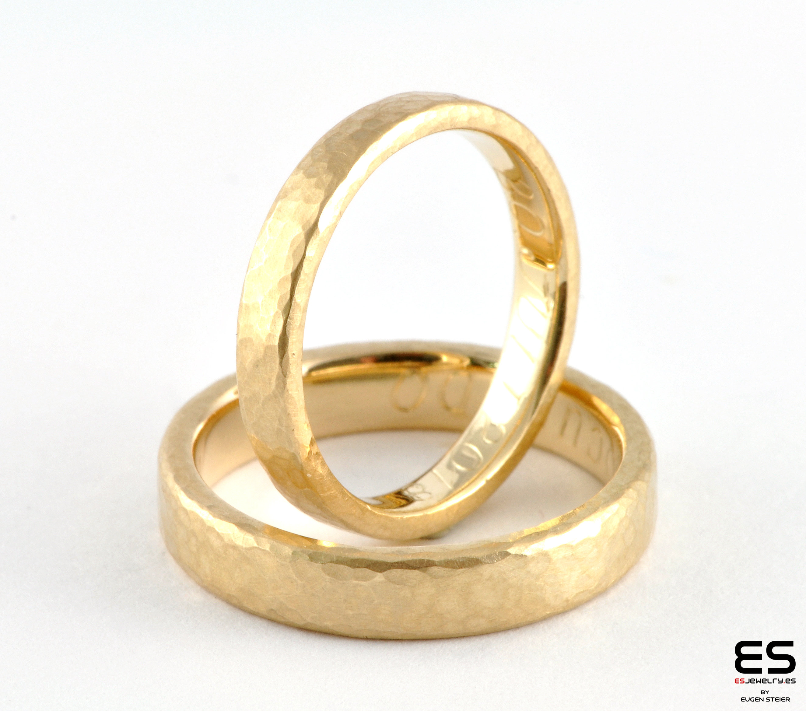 Geschmiedete Eheringe 750 Gold, moderne Eheringe gold, Trauringe gold ...