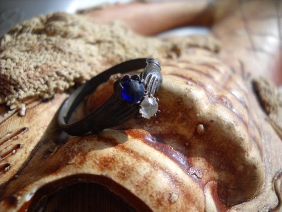 Medieval ring of interesting design, a type of Cladda… - Gem