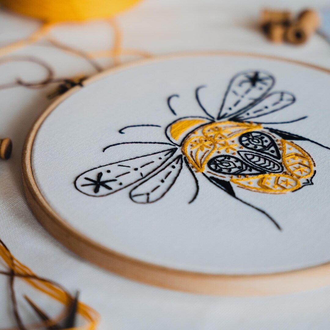 Bee Embroidery Pattern PDF for Beginners Embroidery Digital Download ...
