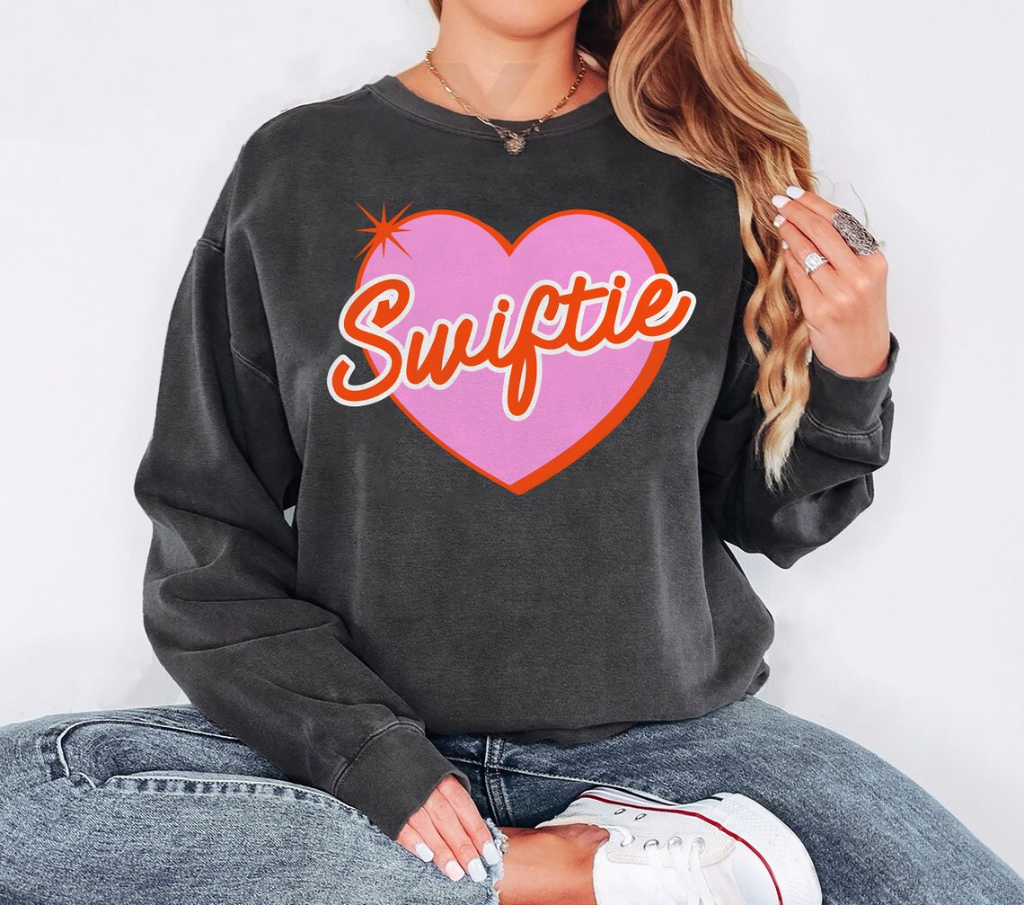Swiftie PNG, Cute Romantic Valentine's Day Png, Heart Love Retro ...