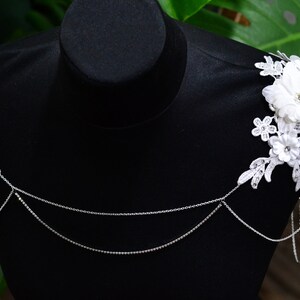 Delicate Shoulder Necklace for Bridal With Flowers and Long Pearls Vine ...