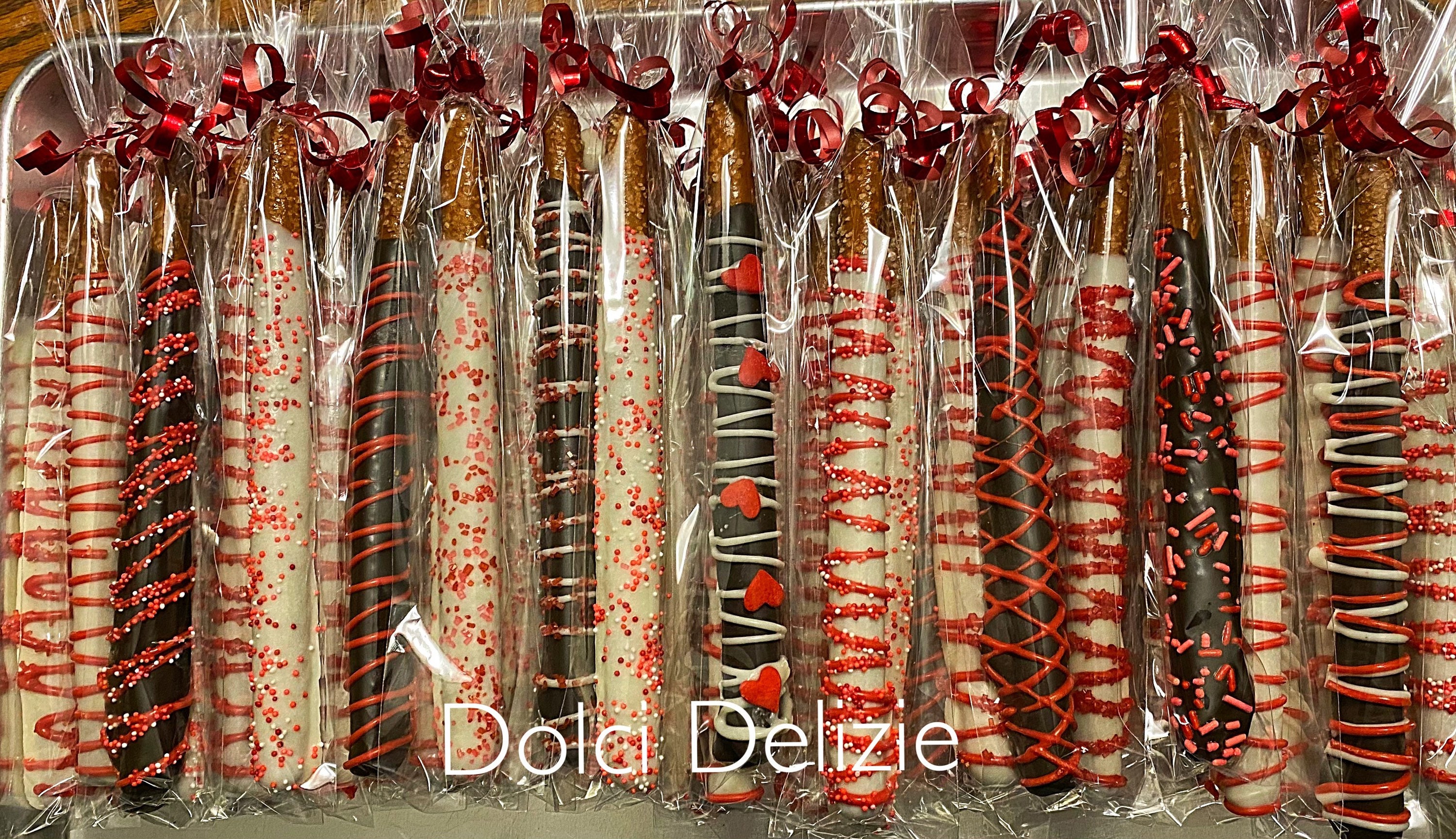 Red Favors, Red Treats, Red White Chocolate Dipped Pretzels. Valentine ...