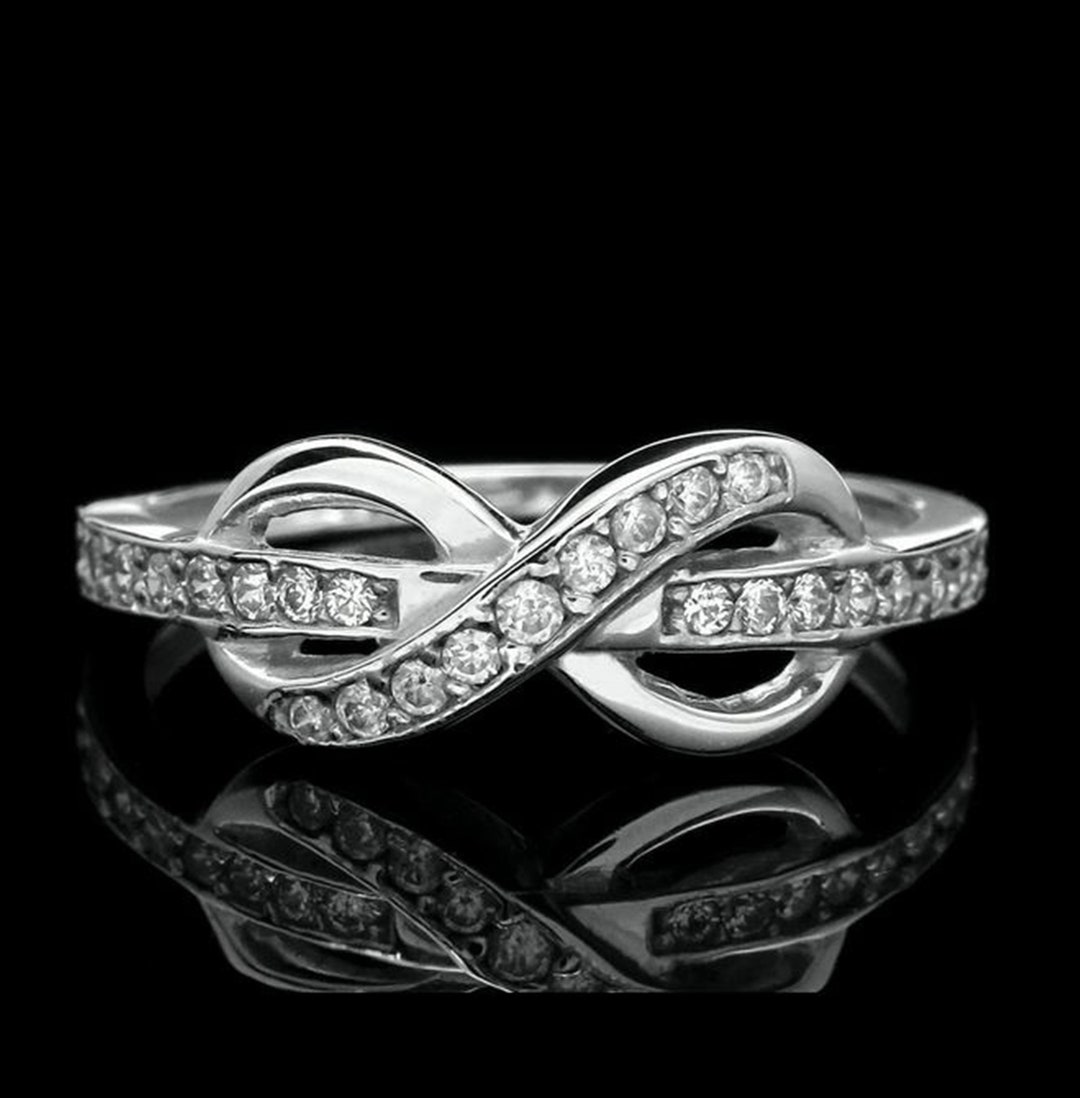 Infinity Knot Engagement Ring, Round Cut Moissanite Diamond Wedding ...