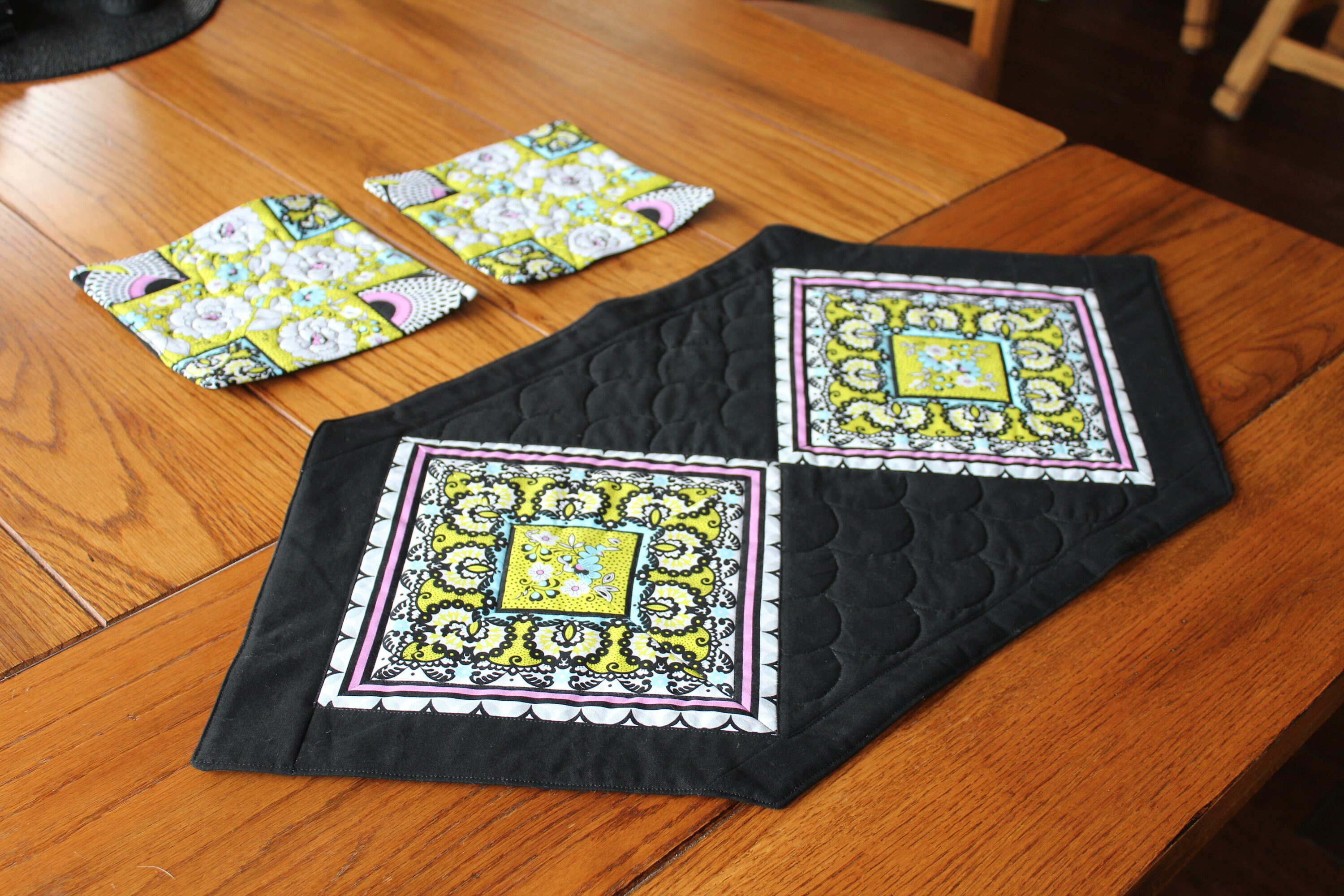 3 pc set Handmade quilted table topper and potholder set | Etsy