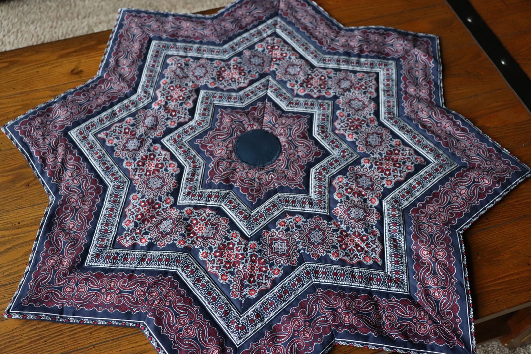 Patriotic Bandana-print Topper Extra-large Star Shaped Table Topper 32 ...