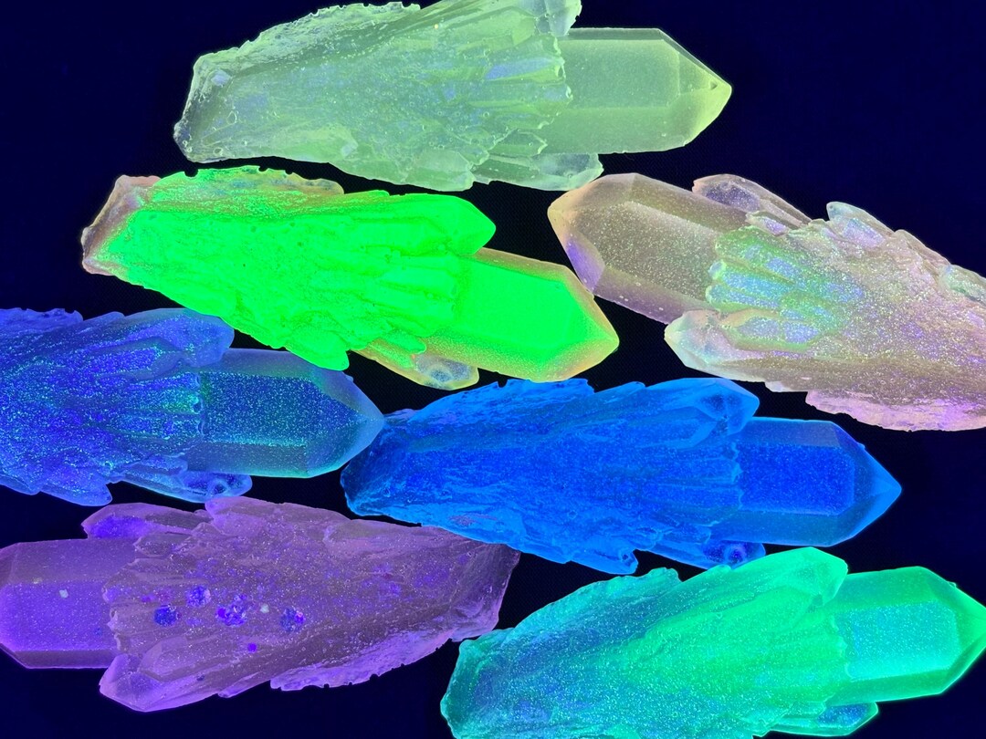 Glow in the Dark Resin Geode Crystals UV Blacklight Reactive Luminous ...