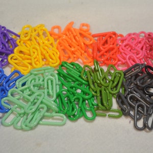100 Big Plastic C-links, DIY Bird Toys, Sugar Glider Toys, and Other ...