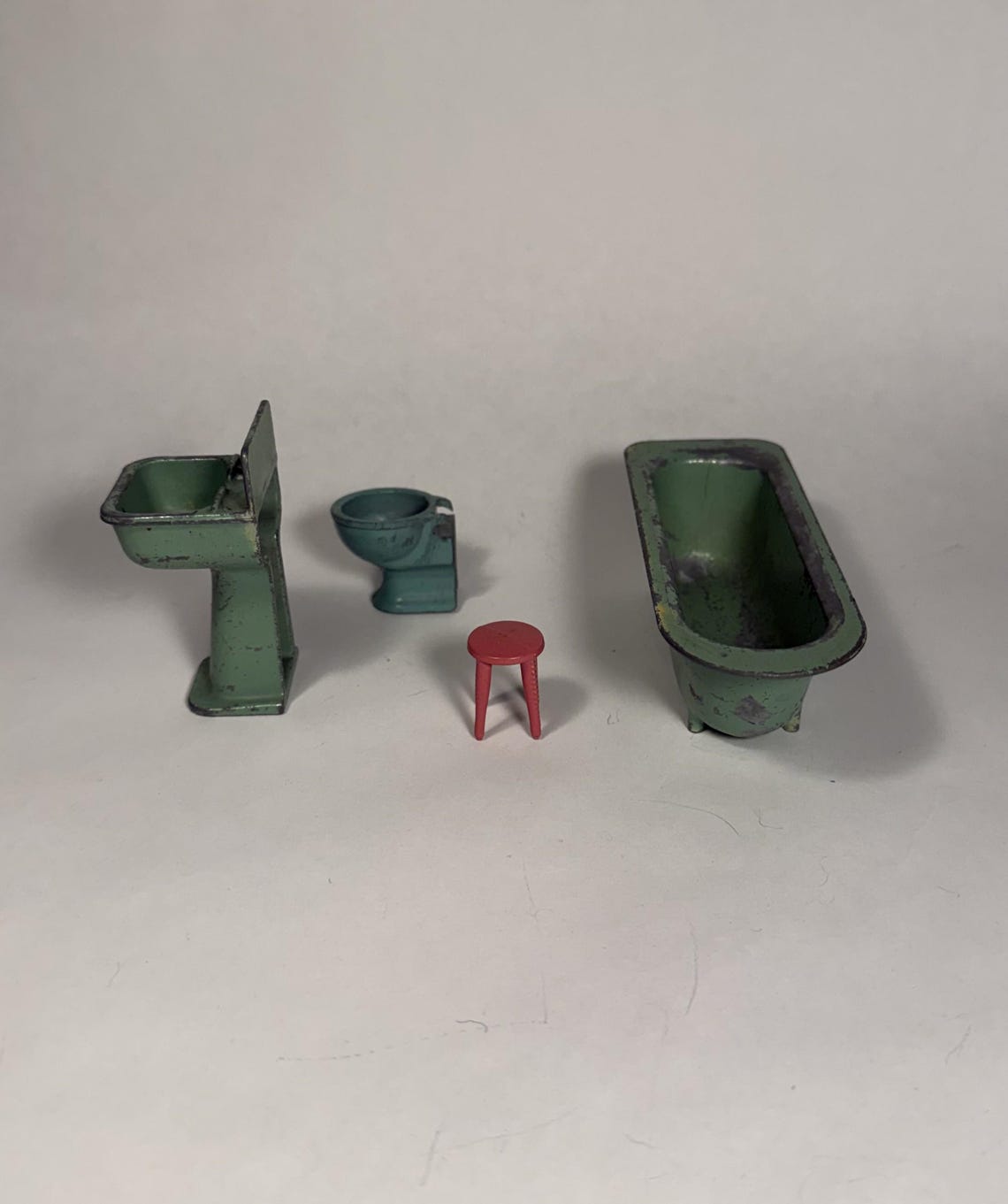4 Pc Fairylite Bathroom, Cast Metal Miniature With Tootsie Toy Stool ...
