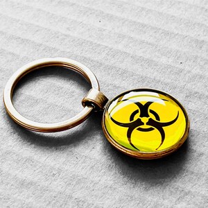 Resident Evil Umbrella Corporation Biohazard Dome 2 Side Keyring ...