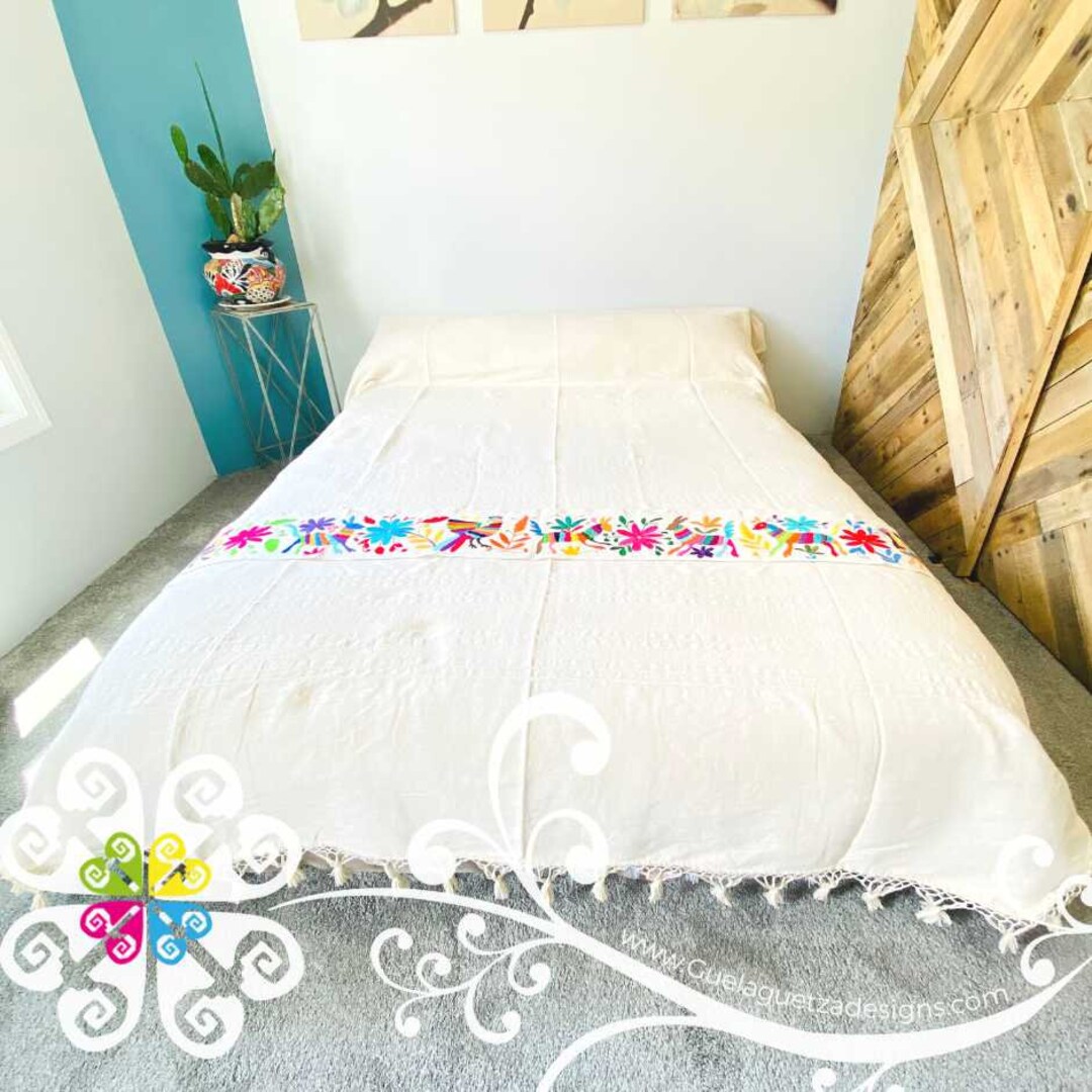 Full Size - Pedal Loom Bed Cover With Otomi Runner - Etsy
