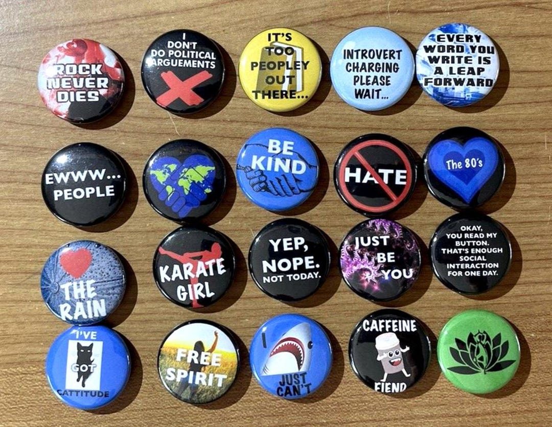 20 Buttons Pins HUGE Lot, Lot of 80's 90's Vintage Style Buttons ...