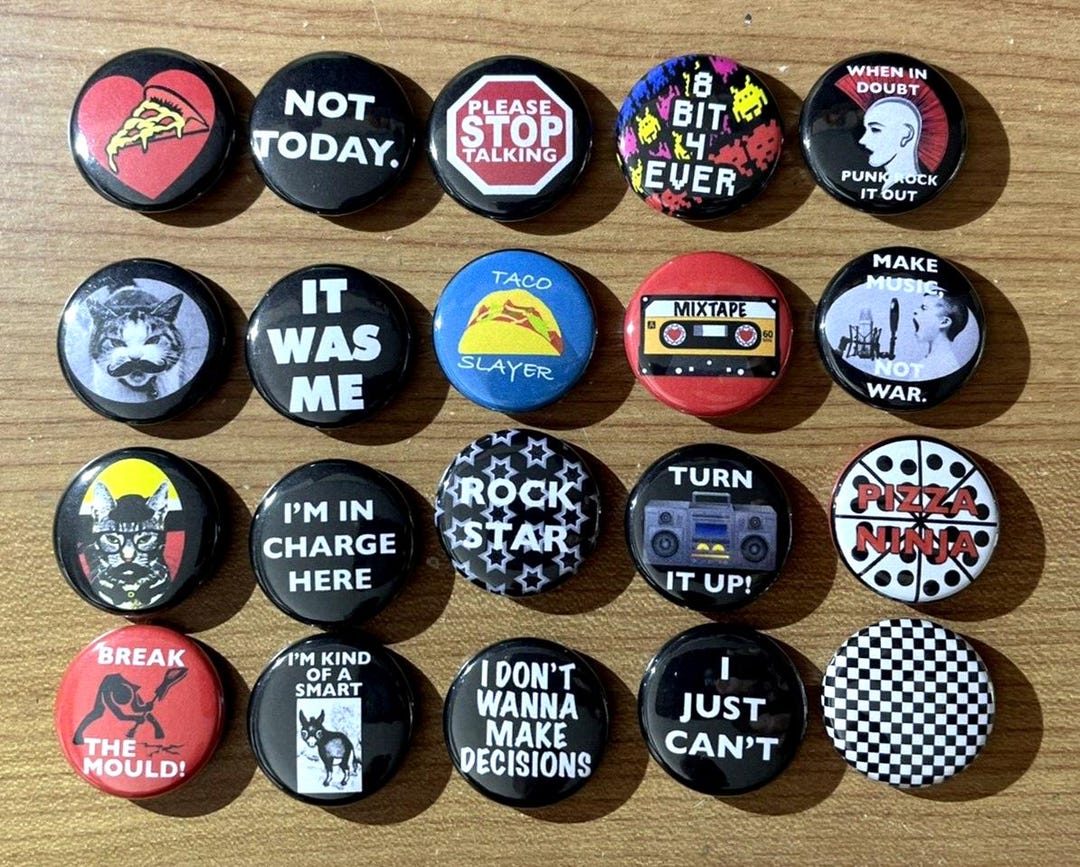 20 Buttons Pins HUGE Lot 80's 90's Vintage Style Buttons, Button Pin ...