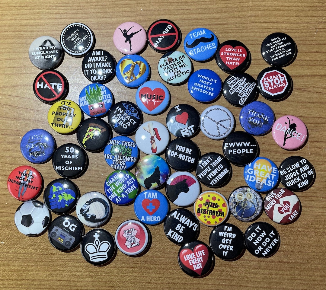 50 Pieces Lot of Vintage Style Buttons Pins Miscellaneous Unique Party ...