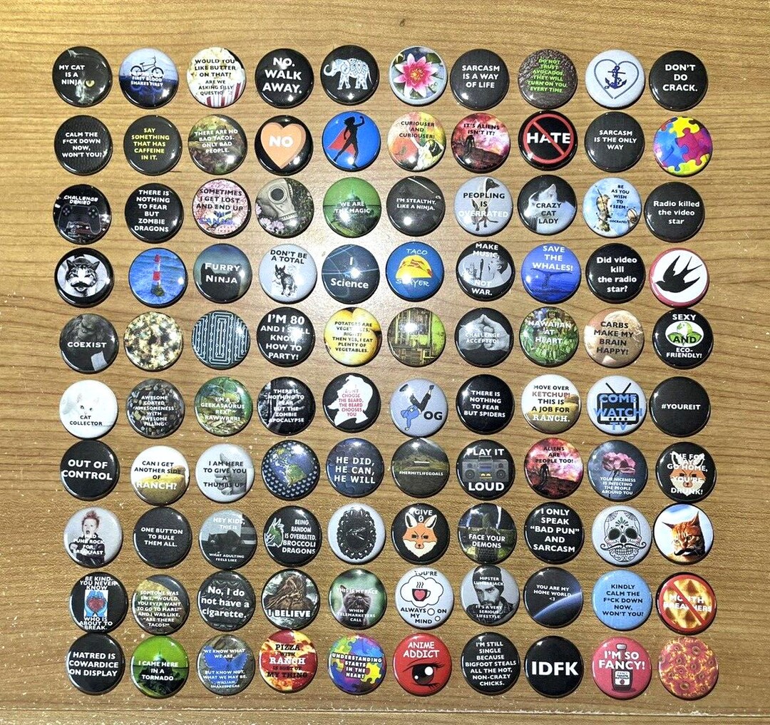 100 Buttons Pins HUGE Lot, Lot of 80's 90's Vintage Style Buttons ...