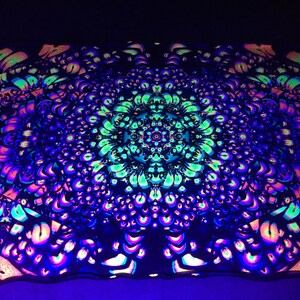 Flowers UV Psychedelic Backdrop Tapestry for Glow Party - Trippy ...