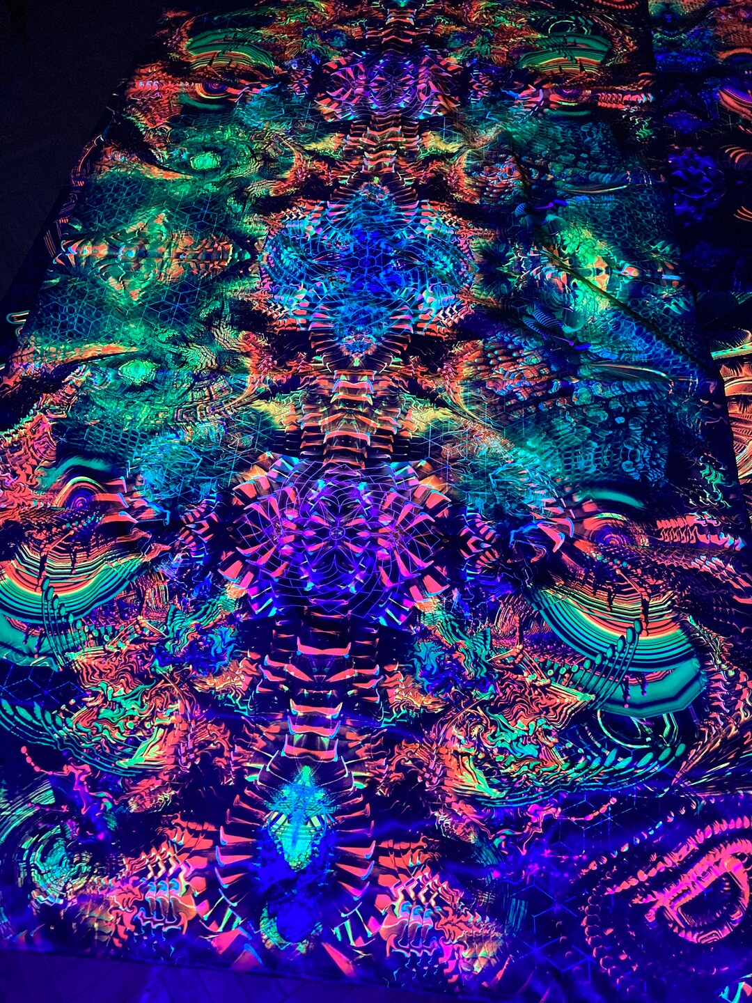 Uv-reactive Backdrop Trippy Mandala Fluorescent Tapestry - Etsy