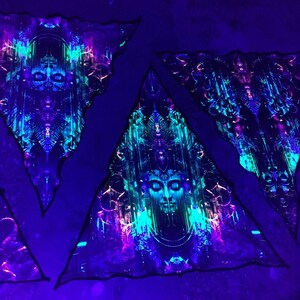 Trippy Neon Triangle Art – Spiritual DJ Tapestry, Psychedelic Glow ...