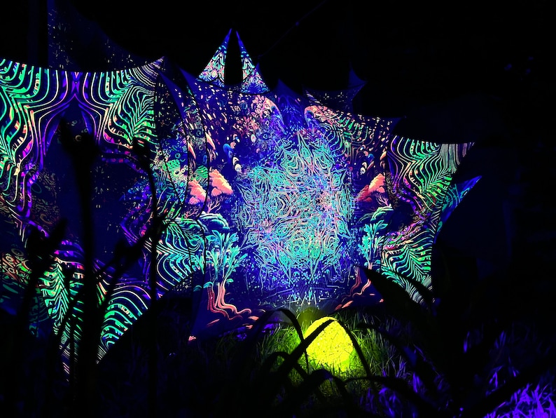 Floral & Fractal Psychedelic Decor: 3d-illustration Blacklight Tapestry ...