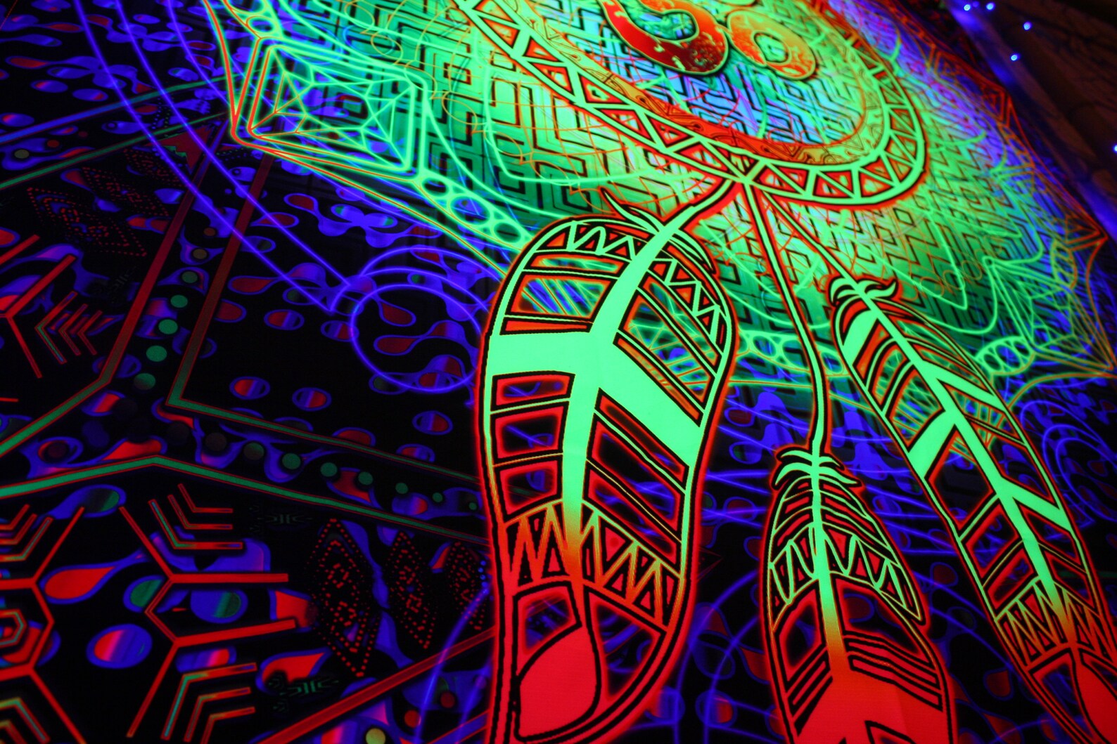 Uv Backdrop ohm Uv Reactive Trippy Tapestry Glow | Etsy