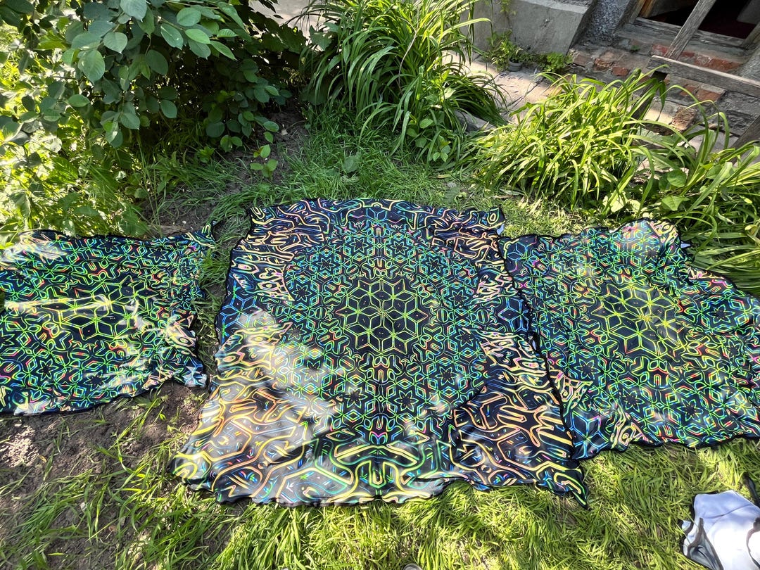 UV Psychedelic Backdrop Set for Blacklight Party - UV Reactive Optical ...