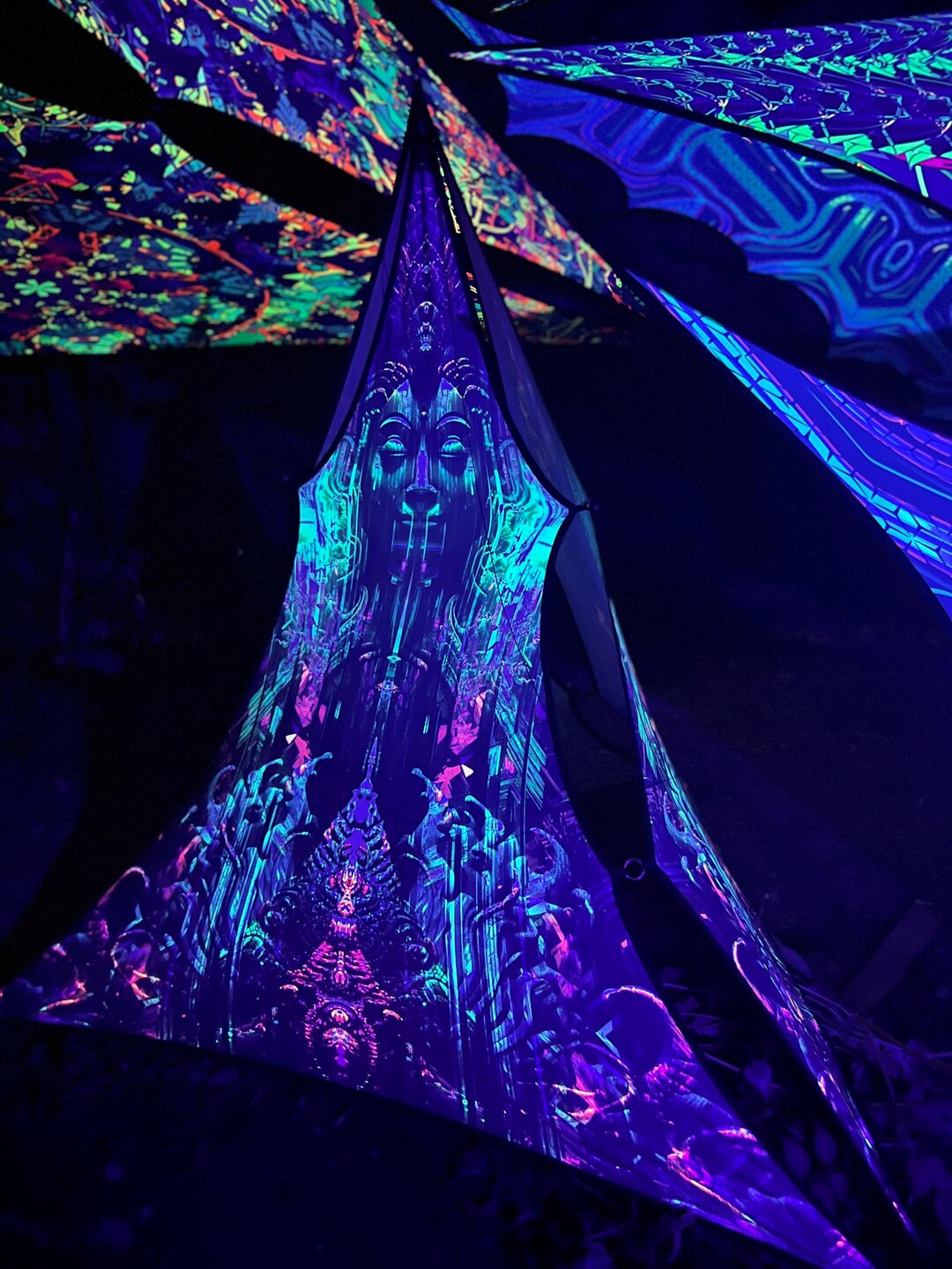 Trippy Neon Triangle Art – Spiritual DJ Tapestry, Psychedelic Glow ...