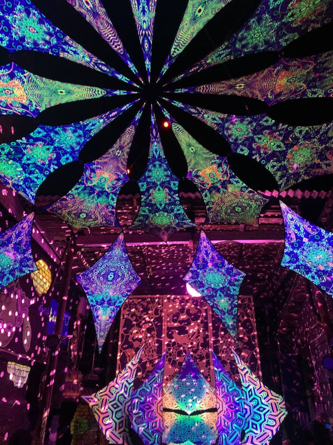 Uv-reactive Psychedelic Festival Canopy Set – Trippy Tapestry ...