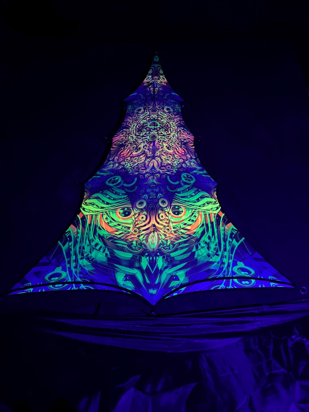 UV Reactive Fractal Tapestry, 3D Triangle Lycra & Mesh, Many Eyes Psy ...