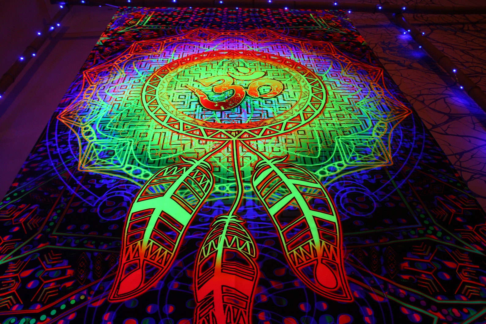 Uv Backdrop ohm Uv Reactive Trippy Tapestry Glow | Etsy