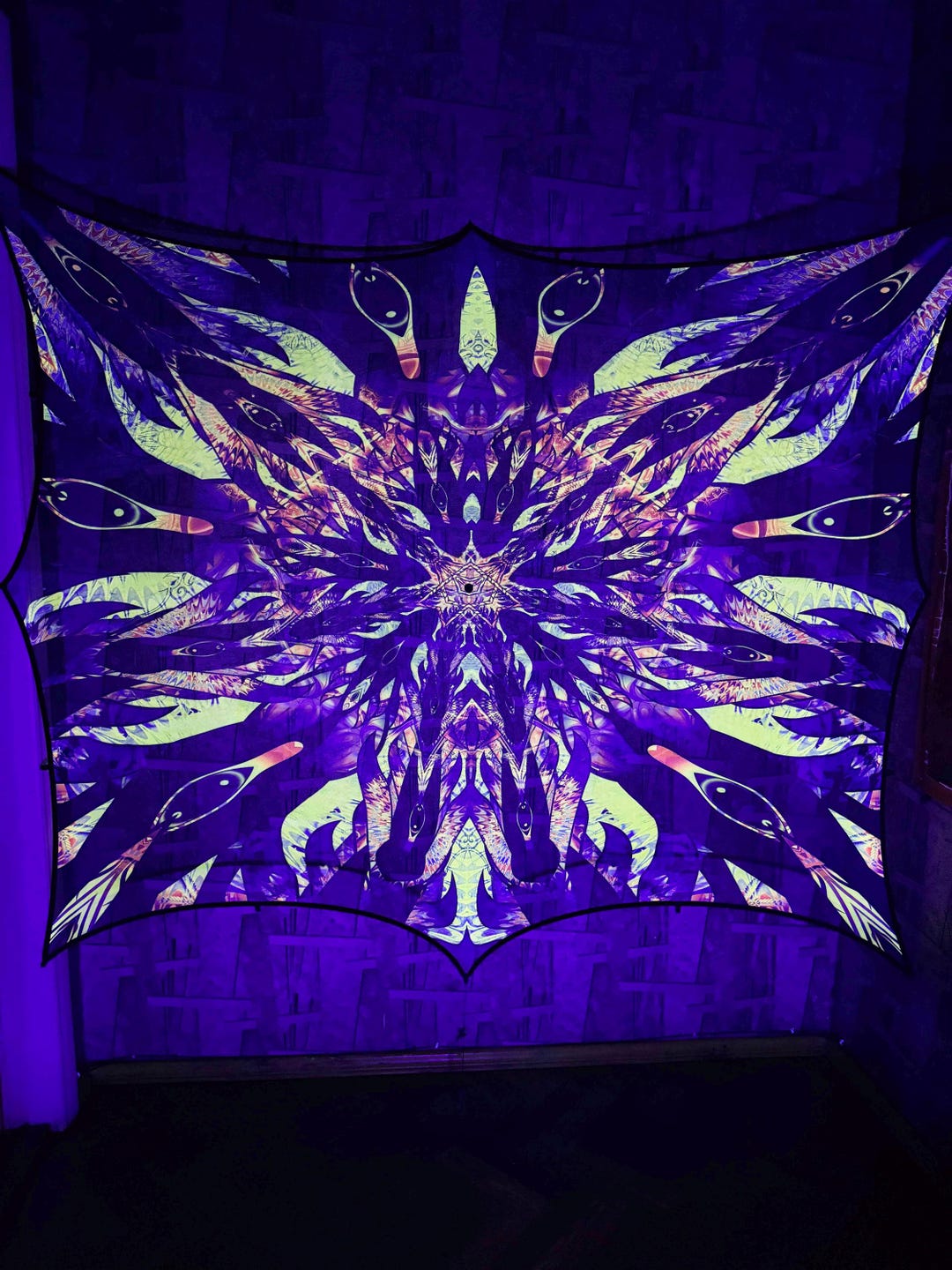 Psychedelic 3D Tapestry Blacklight UV Reactive Mesh Decor for Artsy ...