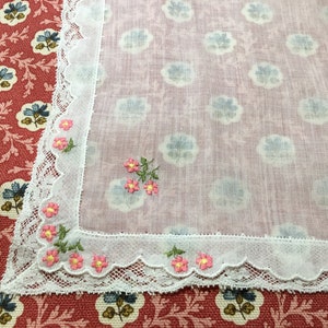 Vintage Handkerchief / Embroidered Pink Flowers and Lacy Hems - Etsy