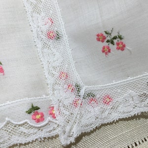 Vintage Handkerchief / Embroidered Pink Flowers and Lacy Hems - Etsy