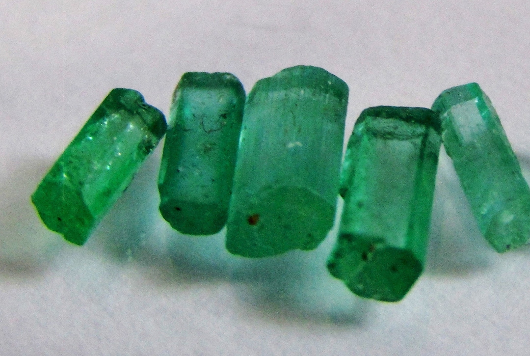 Hexagonal Emerald Crystal. Rough, Untreated, Clean and of Good Color - Etsy