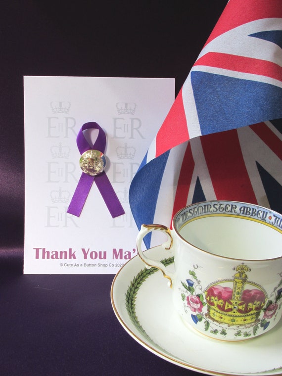 Queen Elizabeth Pin / Brooch Authentic British Military - Etsy