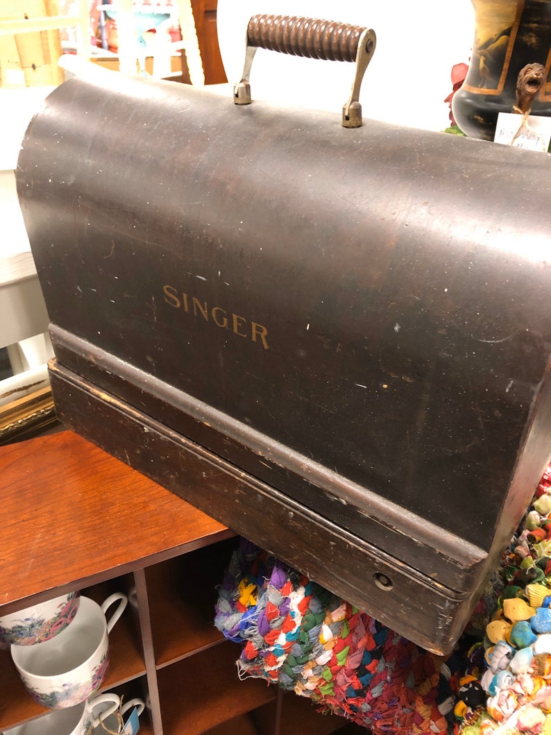 Vintage SINGER Sewing Machine With Domed Wooden Case, Vintage Equipment ...