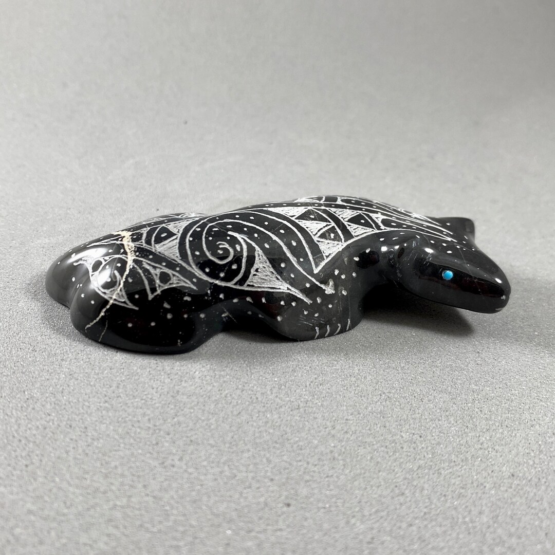 Zuni Badger Fetish, Black Marble With Incised Designs, Inlay Turquoise ...