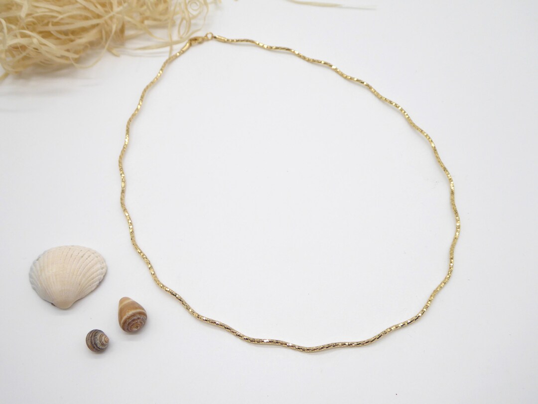Golden Curved Omega Choker With Snap Fastener, Galvanized, 45 Cm Long ...