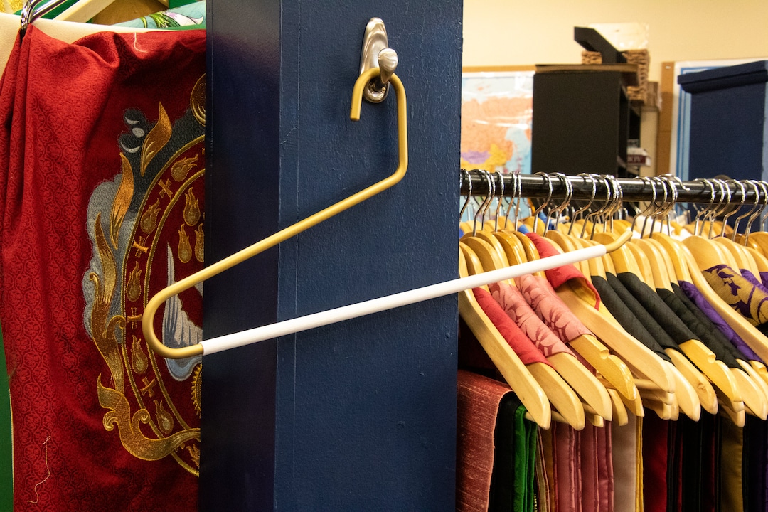 Gold Open End Hanger for Lectern Cover | 22" Open End Altar Cloth ...