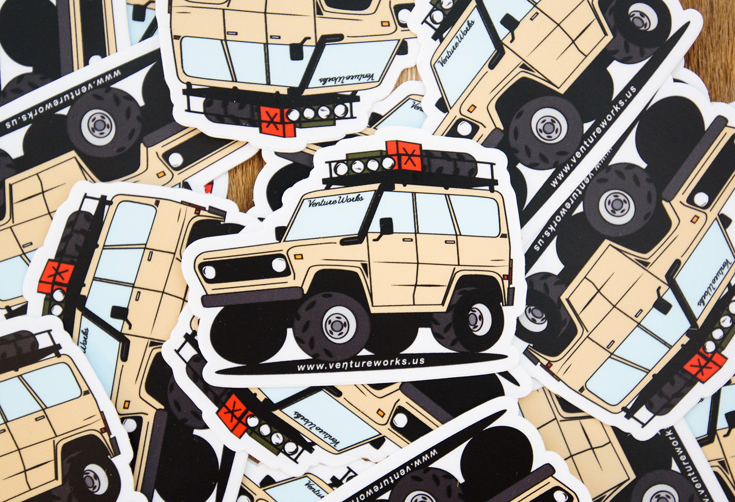 Toyota FJ60 Land Cruiser Ford Bronco Land Rover Defender Montero Style ...