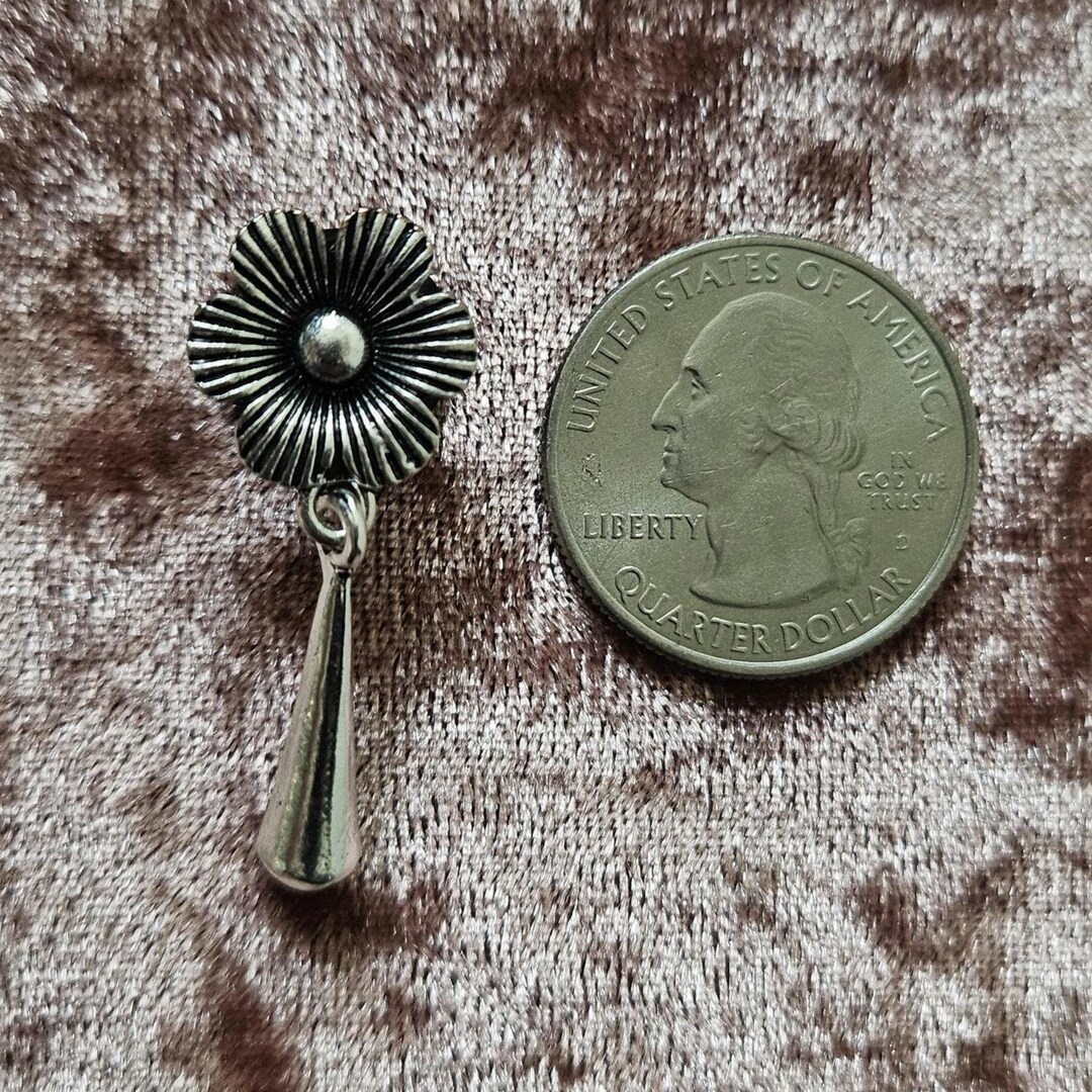 GOTH CLOGS "mini Flower With Dew Drop" Silver-toned Metal Shoe Charm - Etsy