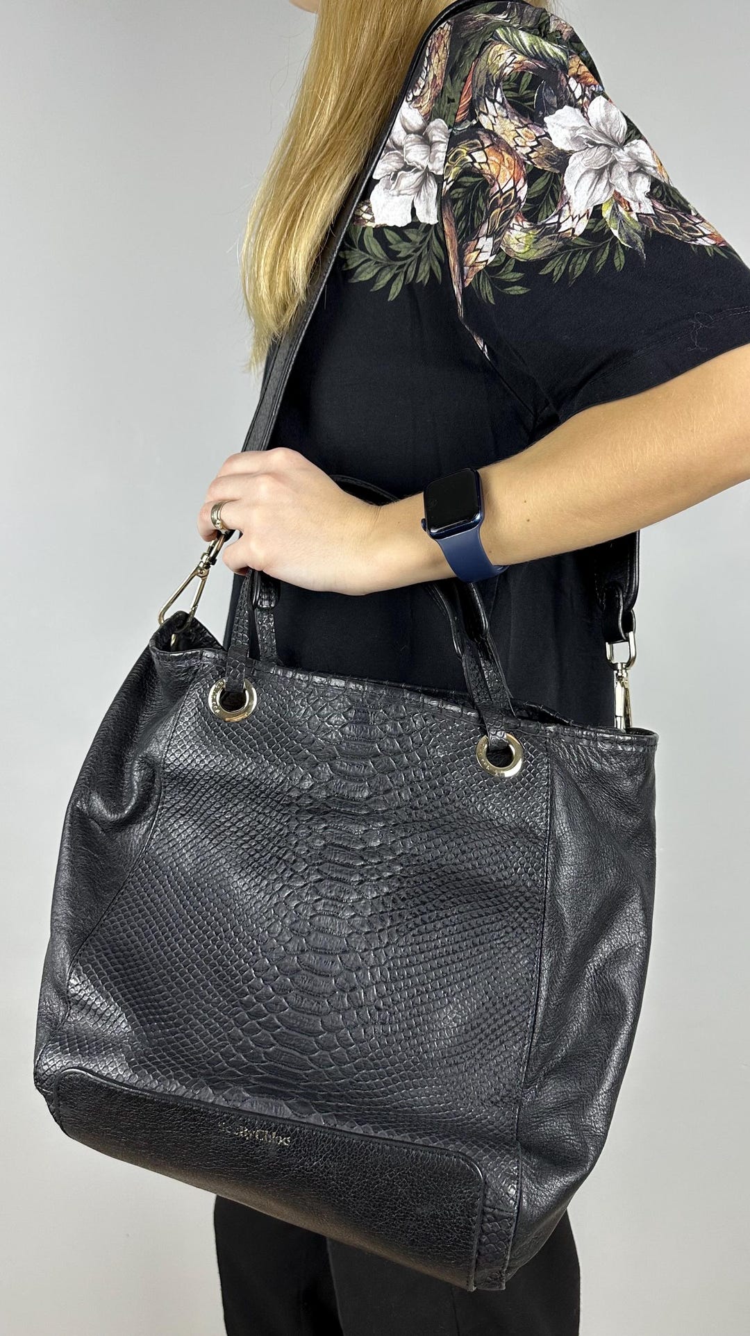SEE by Chloe Black Leather Snake Ivy Rare Auth Bucket Crossbody ...