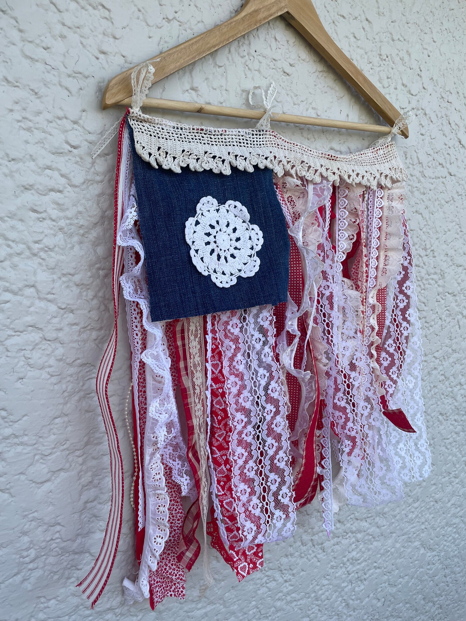 Americana Scrappy Rag Flag Shabby Chic Lace Flag, 4th of July Patriotic ...