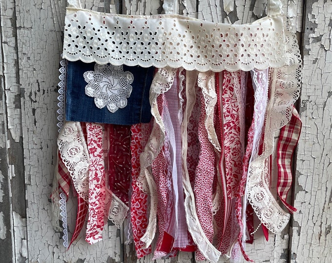 Americana Scrappy Rag Flag Shabby Chic Lace Flag, 4th of July Patriotic ...
