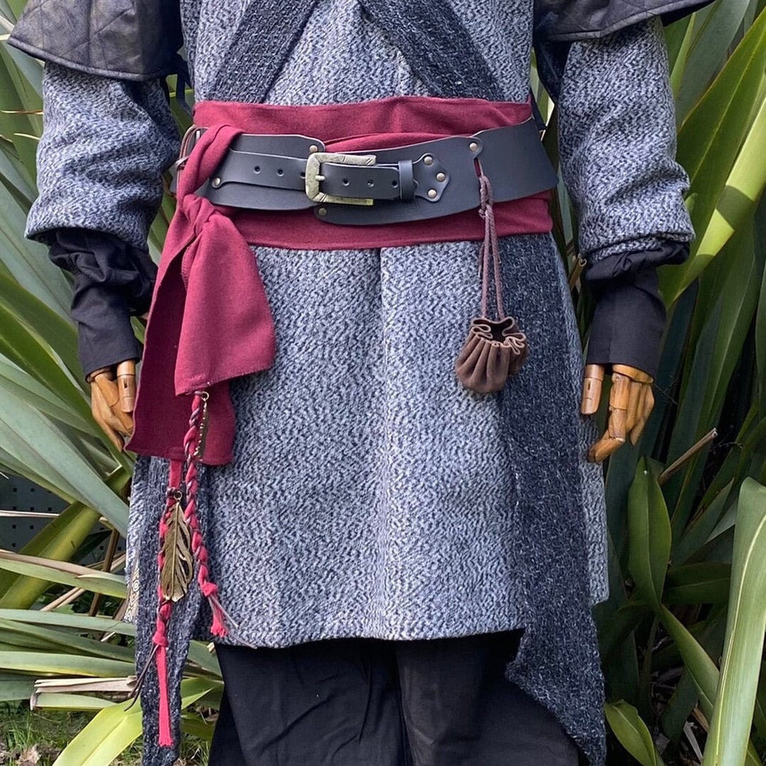 Medieval Magnificent LARP Belt With Accessories, Black Buffalo Leather ...