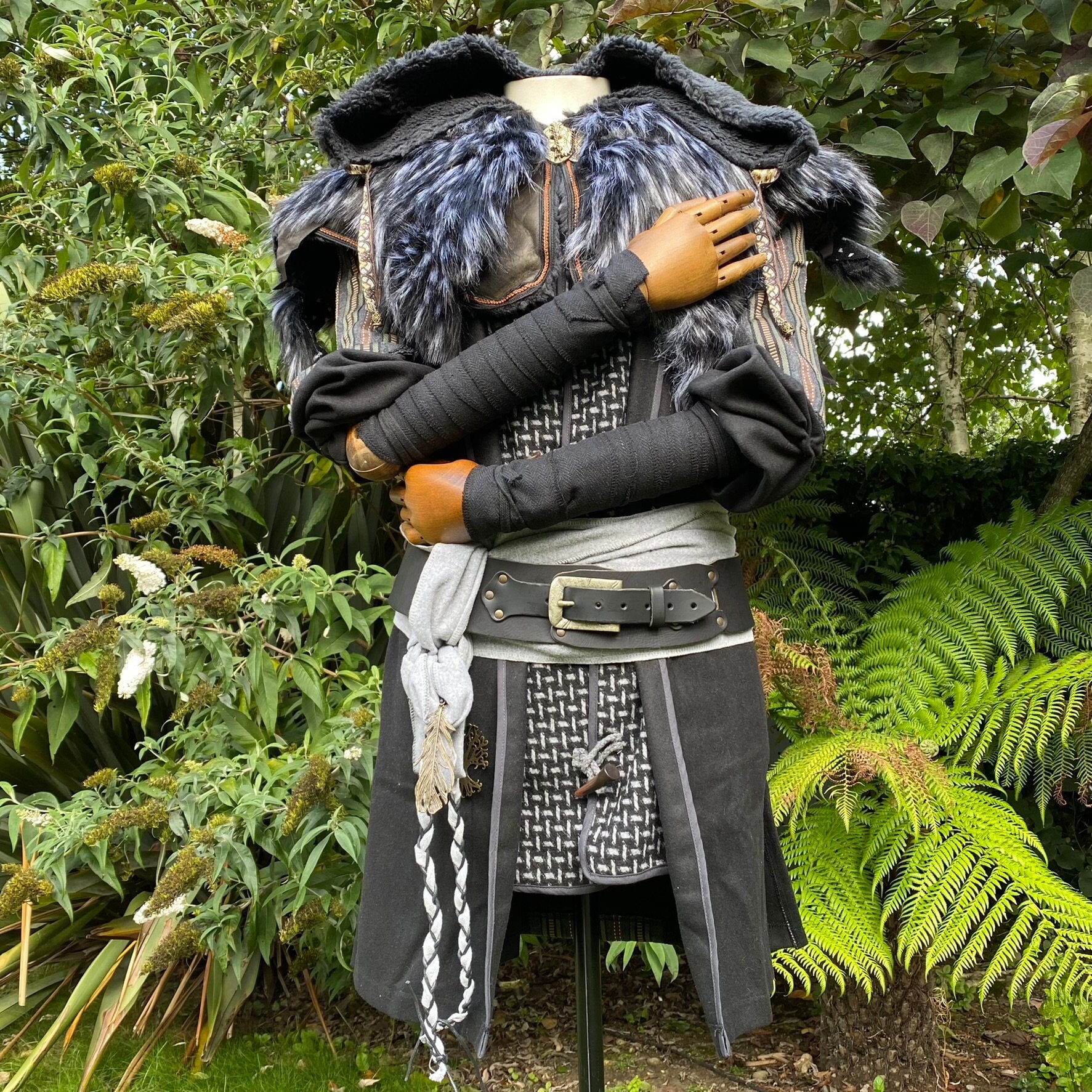 Medieval Arm Wraps Black Herringbone Wool for LARP Cosplay - Etsy