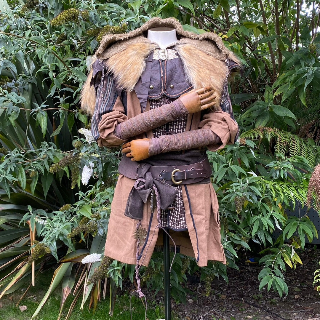 Medieval Arm Wraps - Brown Herringbone Wool Mixture | Medieval for ...