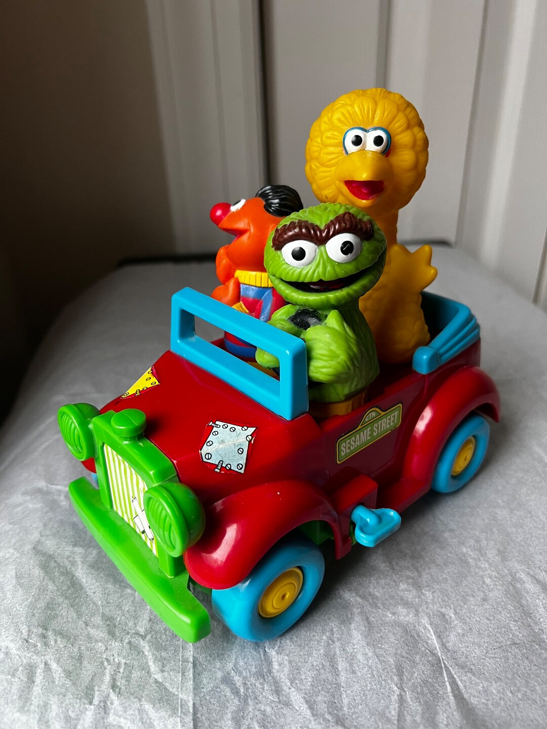 ILLCO Sesame Street Vintage Shaking Wind up Car Big Bird Oscar Ernie ...
